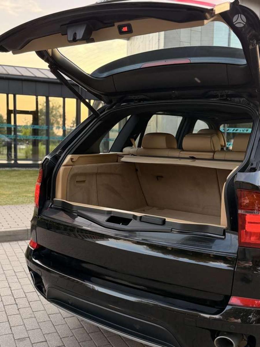 Melns BMW X5 2011 Tauragė, ar dzinēja tilpumu 2.99 L un nobraukumu 255 tūkst. km par 9400 €, foto 18 vietnē AUTOMOTO.COM.LV