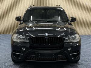 Black BMW X5 2011 in Marijampole, with an engine capacity of 2.99 L and mileage of 210 thousand km for 9950 €, photo 5 on AUTOMOTO.COM.LV