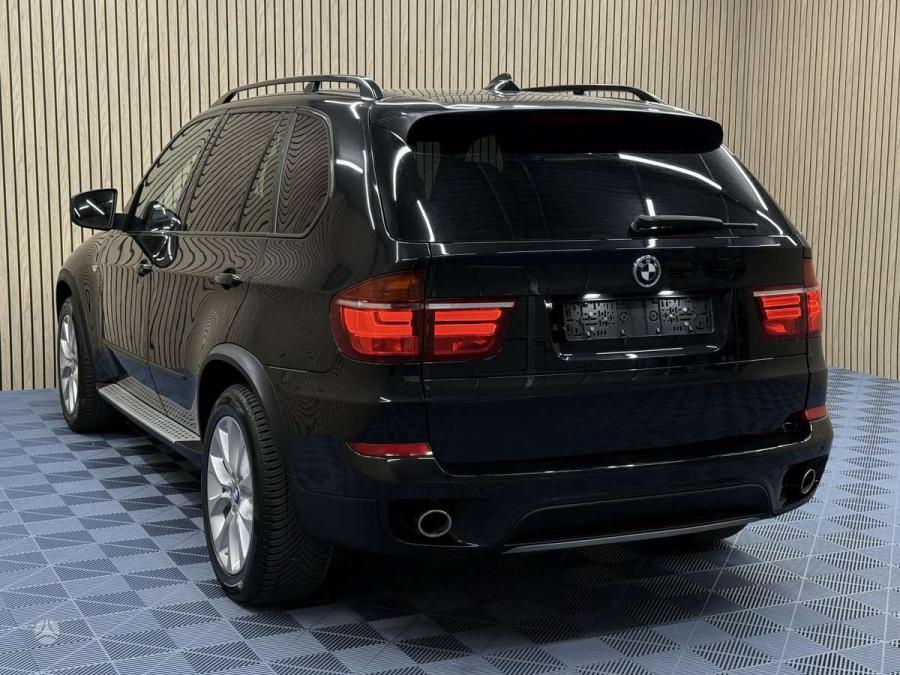 Black BMW X5 2011 in Marijampole, with an engine capacity of 2.99 L and mileage of 210 thousand km for 9950 €, photo 7 on AUTOMOTO.COM.LV