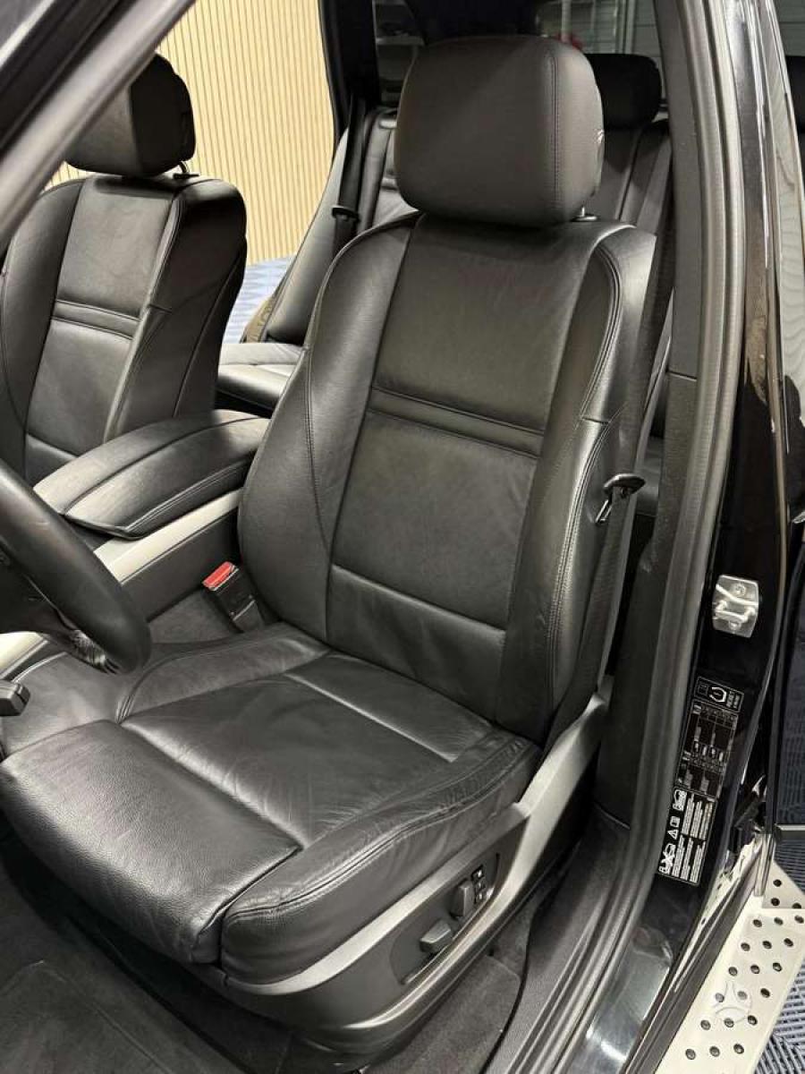 Black BMW X5 2011 in Marijampole, with an engine capacity of 2.99 L and mileage of 210 thousand km for 9950 €, photo 21 on AUTOMOTO.COM.LV