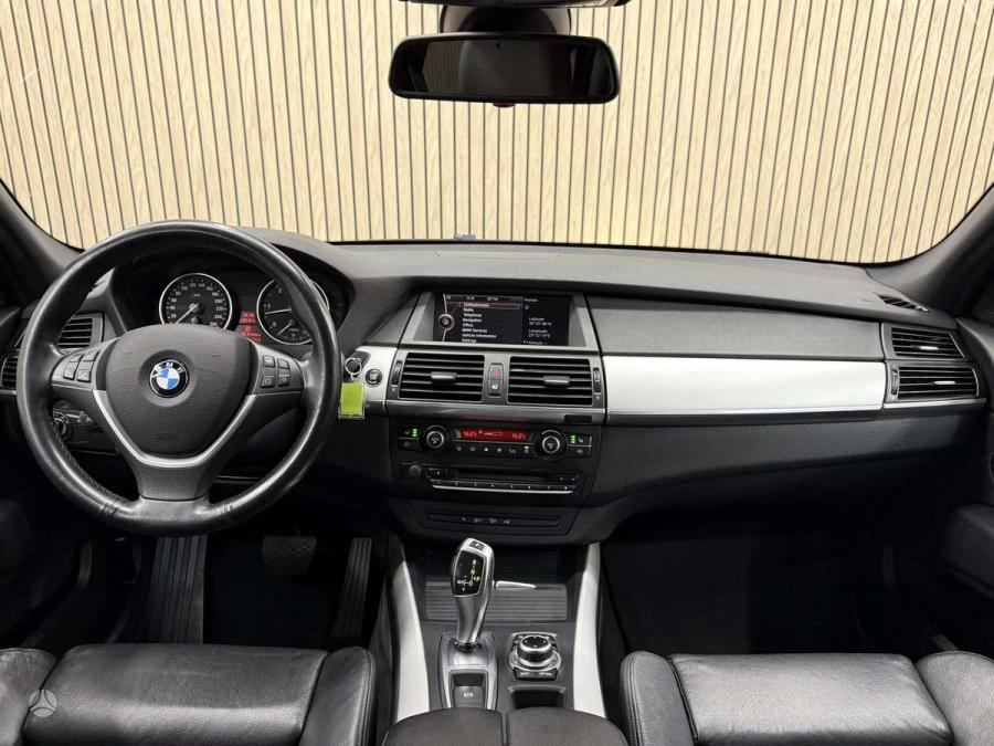 Black BMW X5 2011 in Marijampole, with an engine capacity of 2.99 L and mileage of 210 thousand km for 9950 €, photo 24 on AUTOMOTO.COM.LV