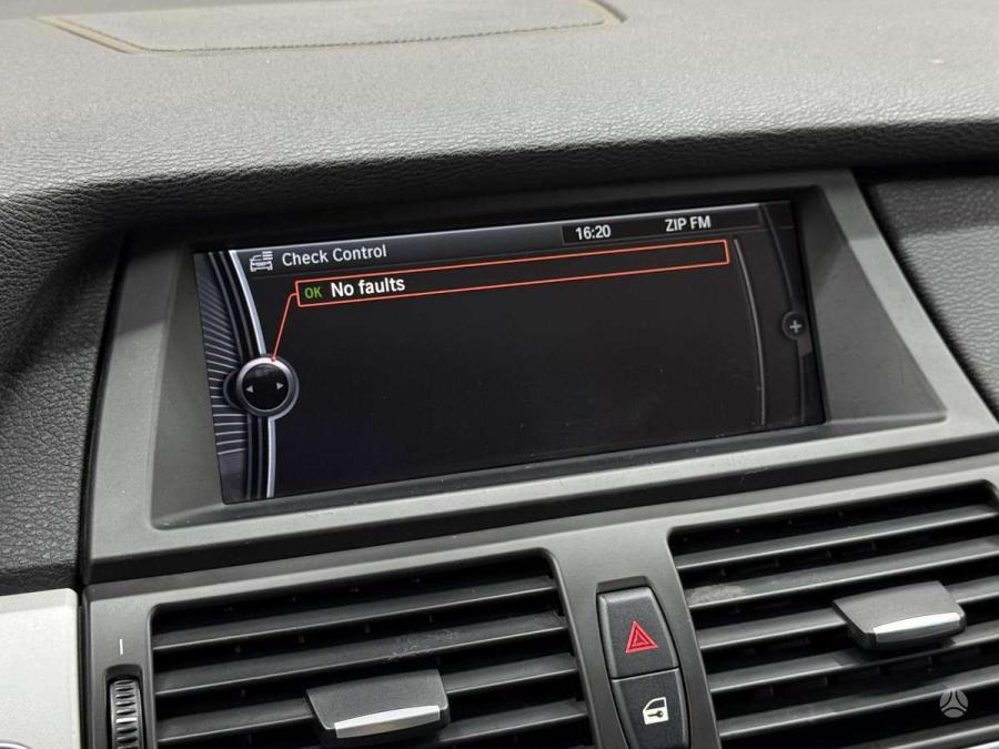 Black BMW X5 2011 in Marijampole, with an engine capacity of 2.99 L and mileage of 210 thousand km for 9950 €, photo 30 on AUTOMOTO.COM.LV