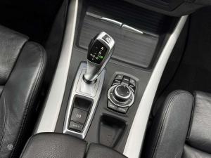 Black BMW X5 2011 in Marijampole, with an engine capacity of 2.99 L and mileage of 210 thousand km for 9950 €, photo 34 on AUTOMOTO.COM.LV