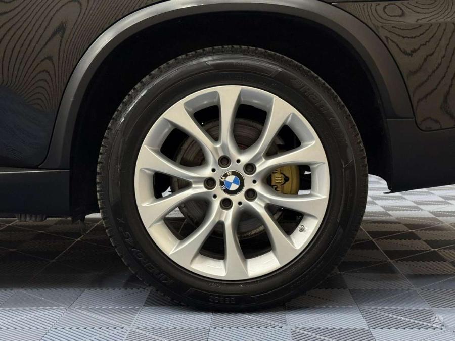 Black BMW X5 2011 in Marijampole, with an engine capacity of 2.99 L and mileage of 210 thousand km for 9950 €, photo 37 on AUTOMOTO.COM.LV