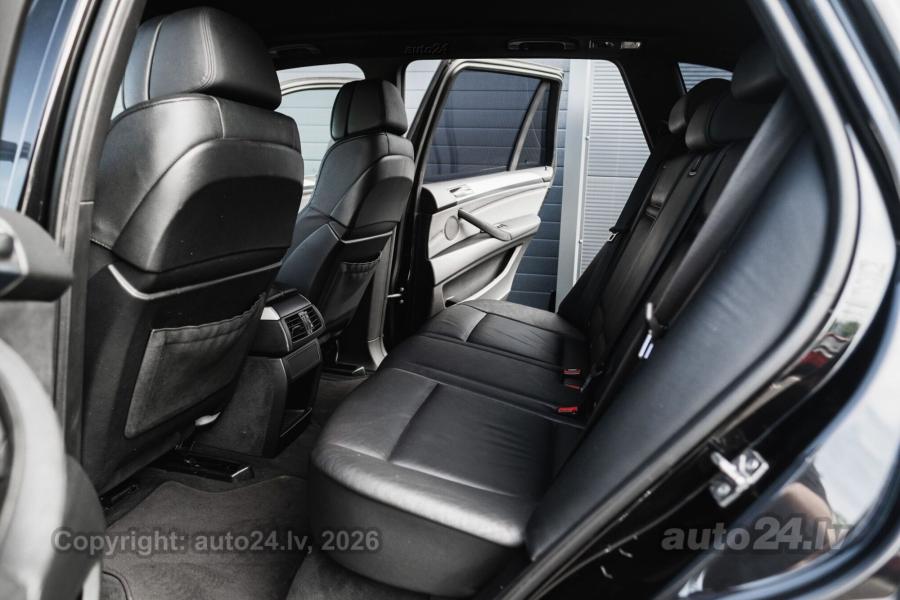 Black BMW X5 2011 in Tallinn, with an engine capacity of 3.00 L and mileage of 393 thousand km for 7990 €, photo 8 on AUTOMOTO.COM.LV