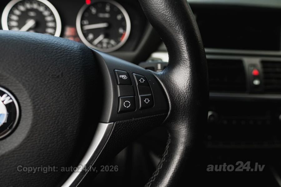 Black BMW X5 2011 in Tallinn, with an engine capacity of 3.00 L and mileage of 393 thousand km for 7990 €, photo 14 on AUTOMOTO.COM.LV