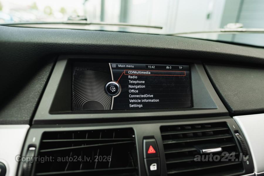 Black BMW X5 2011 in Tallinn, with an engine capacity of 3.00 L and mileage of 393 thousand km for 7990 €, photo 19 on AUTOMOTO.COM.LV