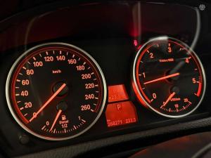 Black BMW X5 2011 in Marijampole, with an engine capacity of 2.99 L and mileage of 268 thousand km for 10999 €, photo 5 on AUTOMOTO.COM.LV