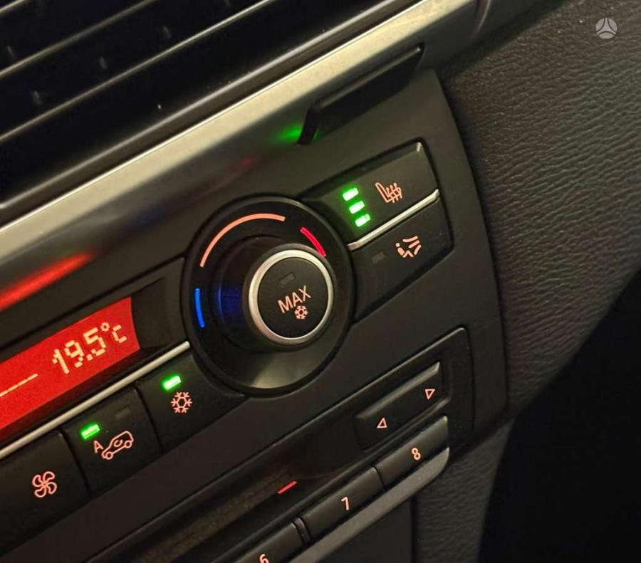 Black BMW X5 2011 in Marijampole, with an engine capacity of 2.99 L and mileage of 268 thousand km for 10999 €, photo 10 on AUTOMOTO.COM.LV