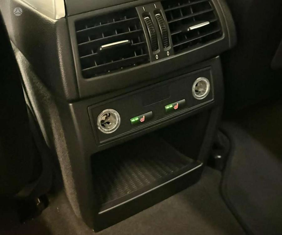 Black BMW X5 2011 in Marijampole, with an engine capacity of 2.99 L and mileage of 268 thousand km for 10999 €, photo 14 on AUTOMOTO.COM.LV