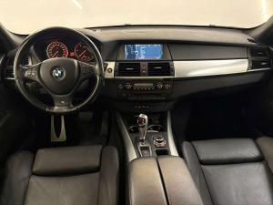 Black BMW X5 2011 in Marijampole, with an engine capacity of 2.99 L and mileage of 268 thousand km for 10999 €, photo 19 on AUTOMOTO.COM.LV