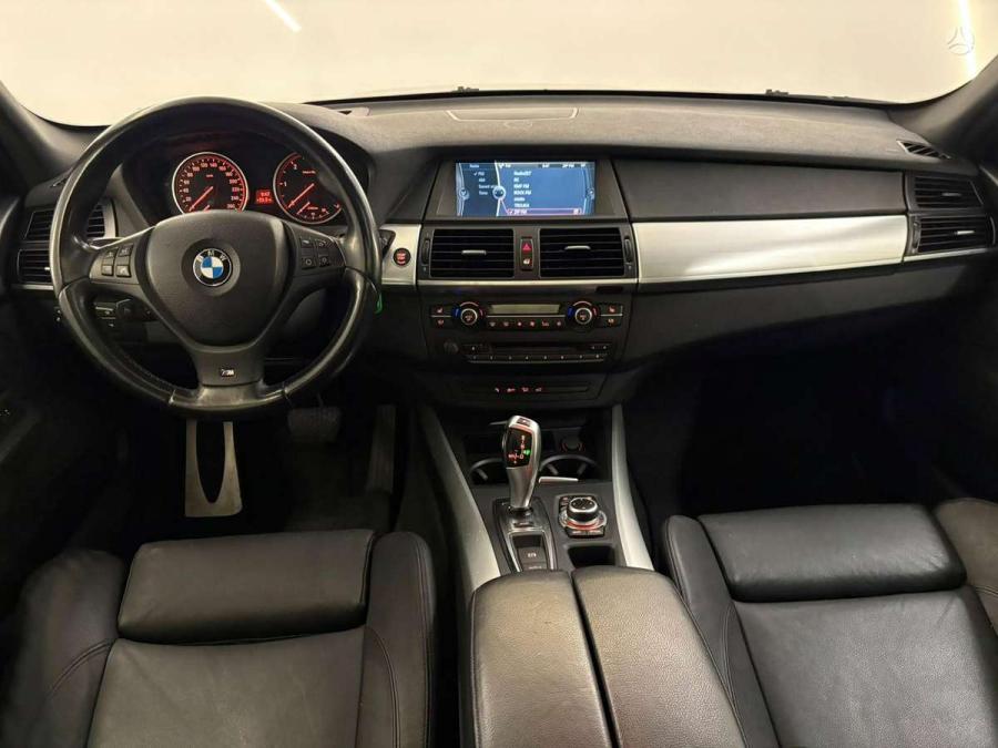 Black BMW X5 2011 in Marijampole, with an engine capacity of 2.99 L and mileage of 268 thousand km for 10999 €, photo 19 on AUTOMOTO.COM.LV