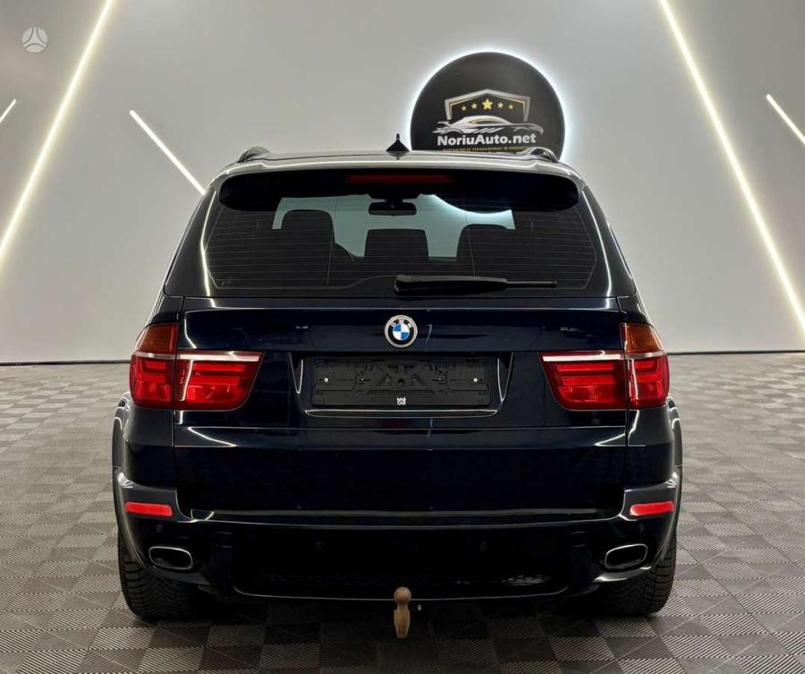 Black BMW X5 2011 in Marijampole, with an engine capacity of 2.99 L and mileage of 268 thousand km for 10999 €, photo 30 on AUTOMOTO.COM.LV