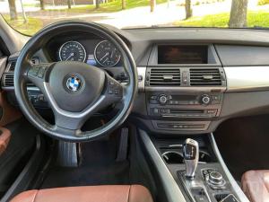 Black BMW X5 2011 in Riga, with an engine capacity of 3.00 L and mileage of 344 thousand km for 9450 €, photo 12 on AUTOMOTO.COM.LV