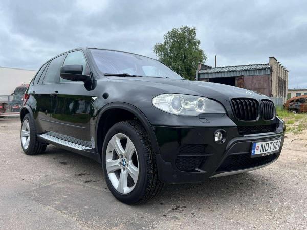 Melns BMW X5 2011 Šauļi, ar dzinēja tilpumu 2.99 L un nobraukumu 313 tūkst. km par 10450 €, foto 2 vietnē AUTOMOTO.COM.LV