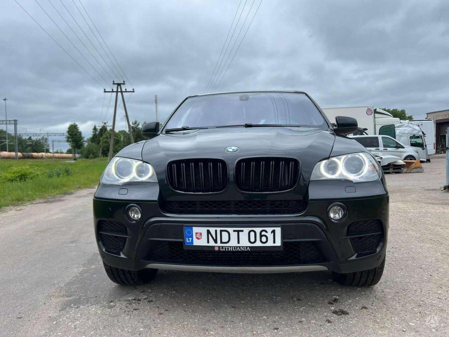 Melns BMW X5 2011 Šauļi, ar dzinēja tilpumu 2.99 L un nobraukumu 313 tūkst. km par 10450 €, foto 4 vietnē AUTOMOTO.COM.LV