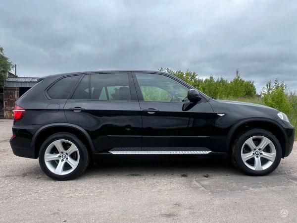 Melns BMW X5 2011 Šauļi, ar dzinēja tilpumu 2.99 L un nobraukumu 313 tūkst. km par 10450 €, foto 4 vietnē AUTOMOTO.COM.LV