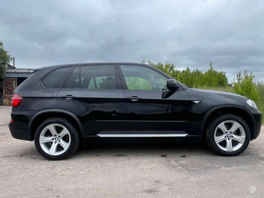 Melns BMW X5 2011 Šauļi, ar dzinēja tilpumu 2.99 L un nobraukumu 313 tūkst. km par 10450 €, foto 5 vietnē AUTOMOTO.COM.LV