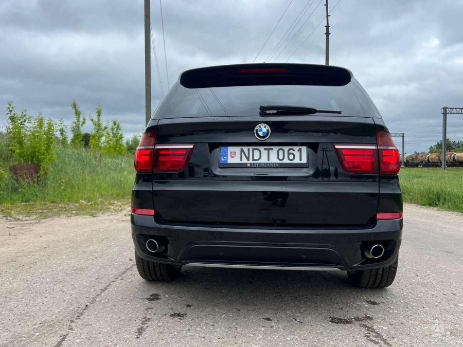 Melns BMW X5 2011 Šauļi, ar dzinēja tilpumu 2.99 L un nobraukumu 313 tūkst. km par 10450 €, foto 7 vietnē AUTOMOTO.COM.LV