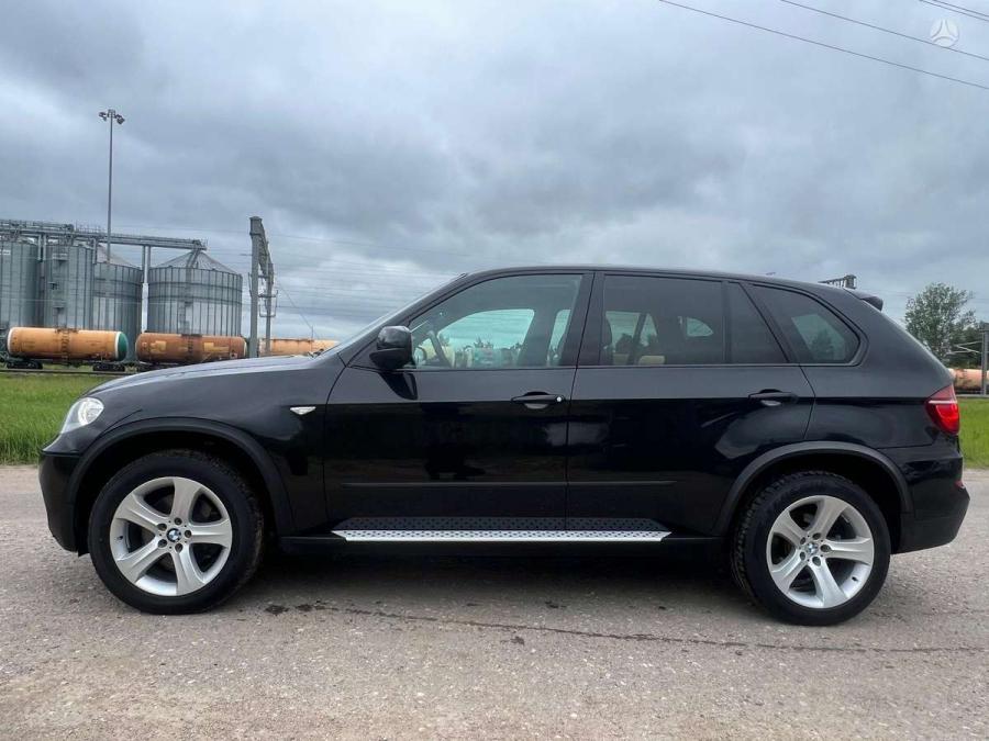 Melns BMW X5 2011 Šauļi, ar dzinēja tilpumu 2.99 L un nobraukumu 313 tūkst. km par 10450 €, foto 8 vietnē AUTOMOTO.COM.LV