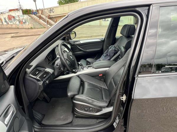 Melns BMW X5 2011 Šauļi, ar dzinēja tilpumu 2.99 L un nobraukumu 313 tūkst. km par 10450 €, foto 10 vietnē AUTOMOTO.COM.LV