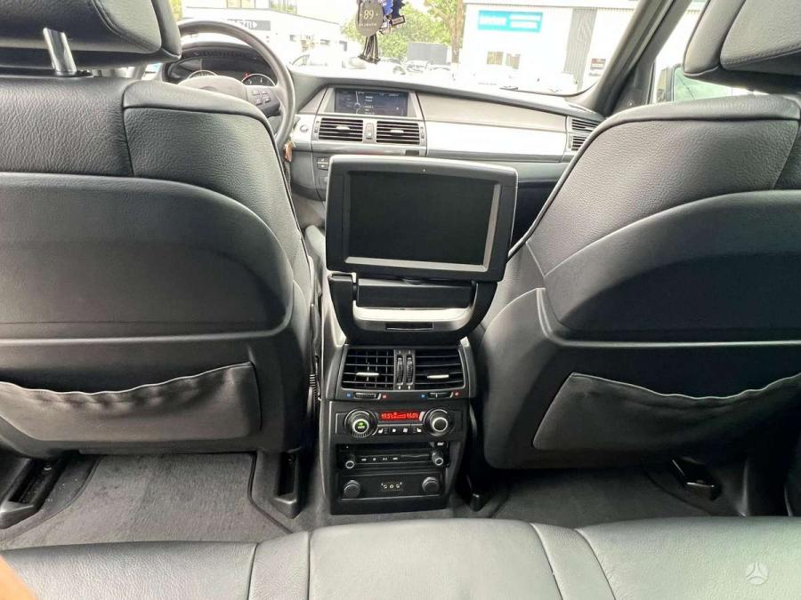 Melns BMW X5 2011 Šauļi, ar dzinēja tilpumu 2.99 L un nobraukumu 313 tūkst. km par 10450 €, foto 12 vietnē AUTOMOTO.COM.LV