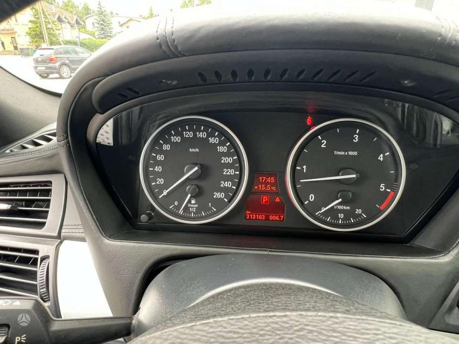 Melns BMW X5 2011 Šauļi, ar dzinēja tilpumu 2.99 L un nobraukumu 313 tūkst. km par 10450 €, foto 13 vietnē AUTOMOTO.COM.LV