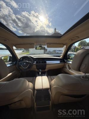 Melns BMW X5 2011 Aizkraukle, ar dzinēja tilpumu 4.00 L un nobraukumu 284 tūkst. km par 10300 €, foto 8 vietnē AUTOMOTO.COM.LV