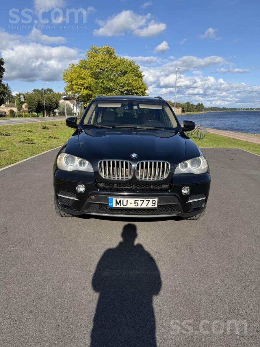 Melns BMW X5 2011 Aizkraukle, ar dzinēja tilpumu 4.00 L un nobraukumu 284 tūkst. km par 10300 €, foto 9 vietnē AUTOMOTO.COM.LV