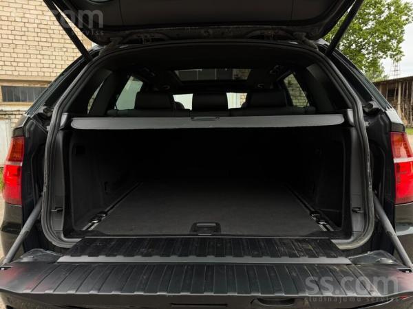 Melns BMW X5 2011 Valmiera, ar dzinēja tilpumu 3.00 L un nobraukumu 379 tūkst. km par 9500 €, foto 6 vietnē AUTOMOTO.COM.LV