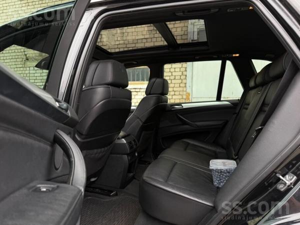 Melns BMW X5 2011 Valmiera, ar dzinēja tilpumu 3.00 L un nobraukumu 379 tūkst. km par 9500 €, foto 7 vietnē AUTOMOTO.COM.LV