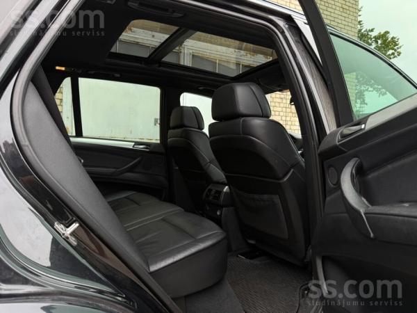 Melns BMW X5 2011 Valmiera, ar dzinēja tilpumu 3.00 L un nobraukumu 379 tūkst. km par 9500 €, foto 8 vietnē AUTOMOTO.COM.LV