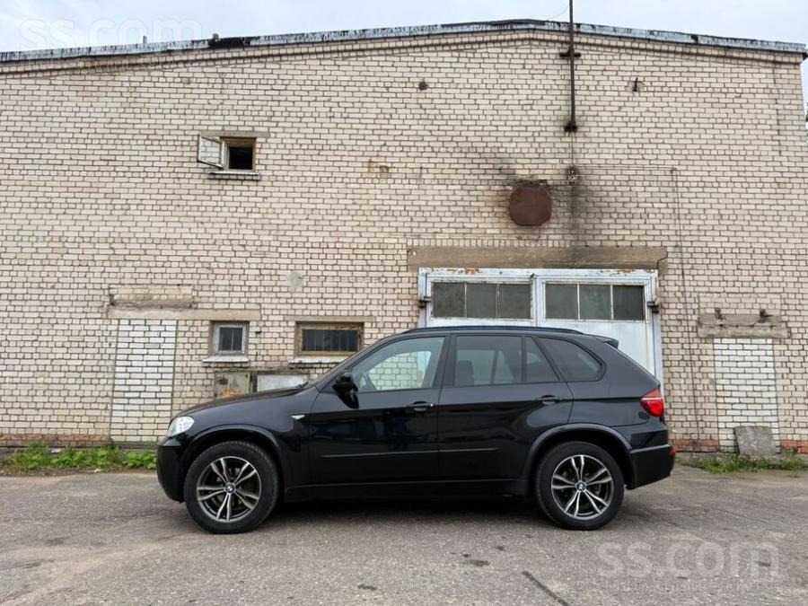 Черный БМВ Х5 2011 в Валмиера, объемом двигателя 3.00 л и пробегом 379 тыс. км за 8500 €, фото 5 на AUTOMOTO.COM.LV