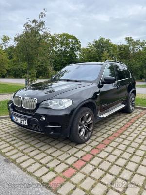 Melns BMW X5 2011 Kuresāre, ar dzinēja tilpumu 3.00 L un nobraukumu 323 tūkst. km par 13800 €, foto  vietnē AUTOMOTO.COM.LV
