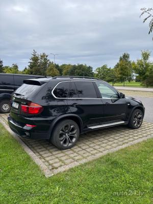 Melns BMW X5 2011 Kuresāre, ar dzinēja tilpumu 3.00 L un nobraukumu 323 tūkst. km par 13800 €, foto 3 vietnē AUTOMOTO.COM.LV