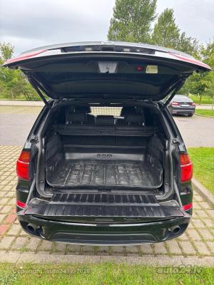 Melns BMW X5 2011 Kuresāre, ar dzinēja tilpumu 3.00 L un nobraukumu 323 tūkst. km par 13800 €, foto 5 vietnē AUTOMOTO.COM.LV