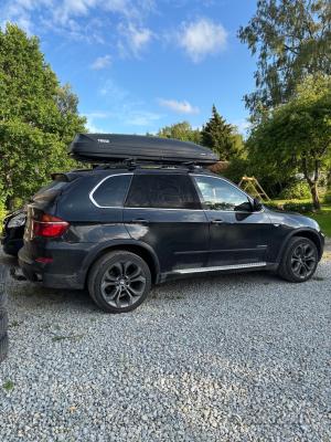 Melns BMW X5 2011 Kuresāre, ar dzinēja tilpumu 3.00 L un nobraukumu 323 tūkst. km par 13800 €, foto 11 vietnē AUTOMOTO.COM.LV