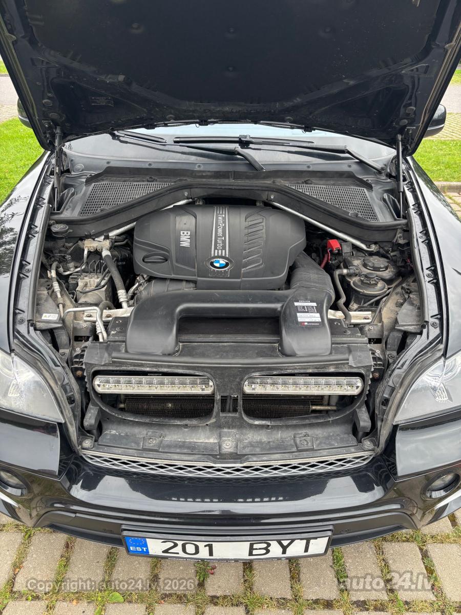 Black BMW X5 2011 in Kuressaare, with an engine capacity of 3.00 L and mileage of 323 thousand km for 13800 €, photo 8 on AUTOMOTO.COM.LV