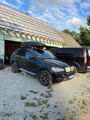 Black BMW X5 2011 in Kuressaare, with an engine capacity of 3.00 L and mileage of 323 thousand km for 13800 €, photo 12 on AUTOMOTO.COM.LV