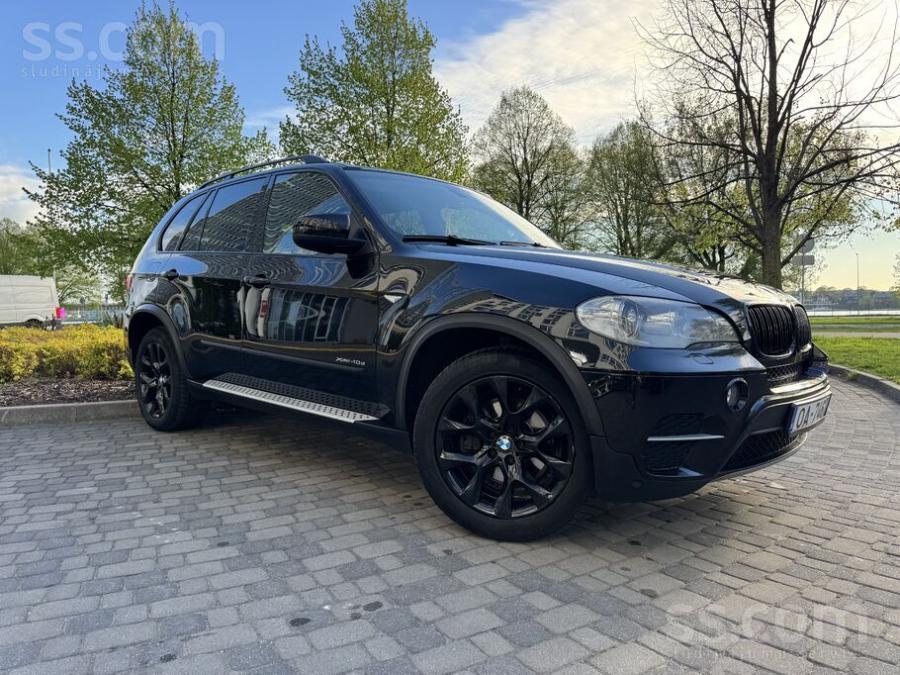 Black BMW X5 2011 in Riga, with an engine capacity of 3.00 L and mileage of 244 thousand km for 12999 €, photo 11 on AUTOMOTO.COM.LV