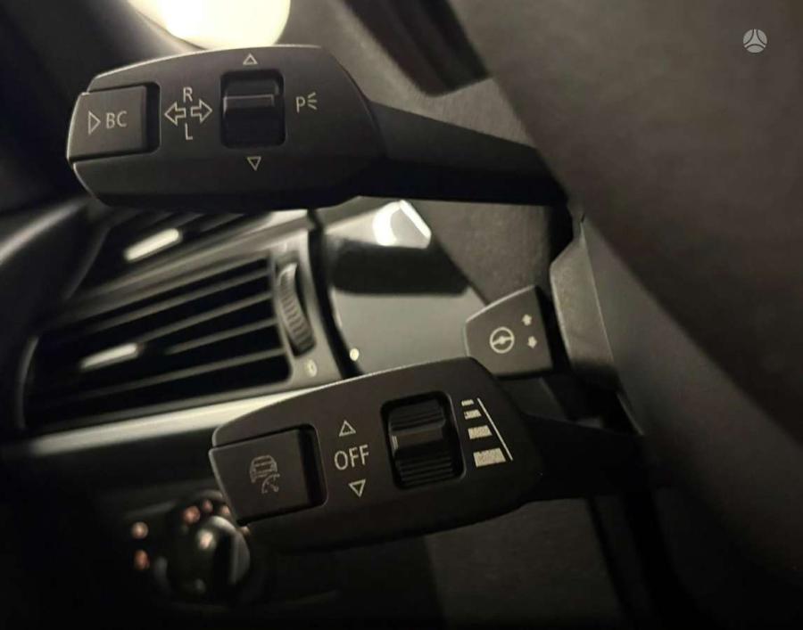 Black BMW X5 2011 in Marijampole, with an engine capacity of 2.99 L and mileage of 269 thousand km for 12650 €, photo 9 on AUTOMOTO.COM.LV