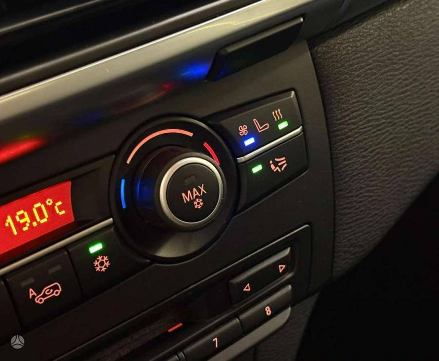 Black BMW X5 2011 in Marijampole, with an engine capacity of 2.99 L and mileage of 269 thousand km for 12650 €, photo 10 on AUTOMOTO.COM.LV