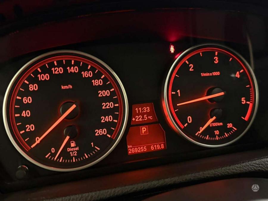 Black BMW X5 2011 in Marijampole, with an engine capacity of 2.99 L and mileage of 269 thousand km for 12650 €, photo 11 on AUTOMOTO.COM.LV