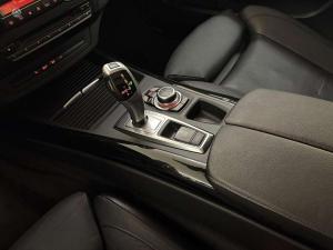 Black BMW X5 2011 in Marijampole, with an engine capacity of 2.99 L and mileage of 269 thousand km for 12650 €, photo 12 on AUTOMOTO.COM.LV