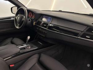 Black BMW X5 2011 in Marijampole, with an engine capacity of 2.99 L and mileage of 269 thousand km for 12650 €, photo 14 on AUTOMOTO.COM.LV