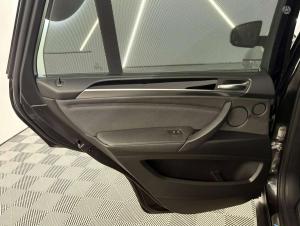 Black BMW X5 2011 in Marijampole, with an engine capacity of 2.99 L and mileage of 269 thousand km for 12650 €, photo 23 on AUTOMOTO.COM.LV