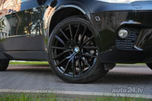 Black BMW X5 2011 in Tallinn, with an engine capacity of 3.00 L and mileage of 270 thousand km for 15299 €, photo 9 on AUTOMOTO.COM.LV