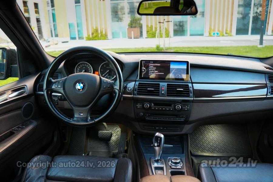 Black BMW X5 2011 in Tallinn, with an engine capacity of 3.00 L and mileage of 270 thousand km for 15299 €, photo 12 on AUTOMOTO.COM.LV