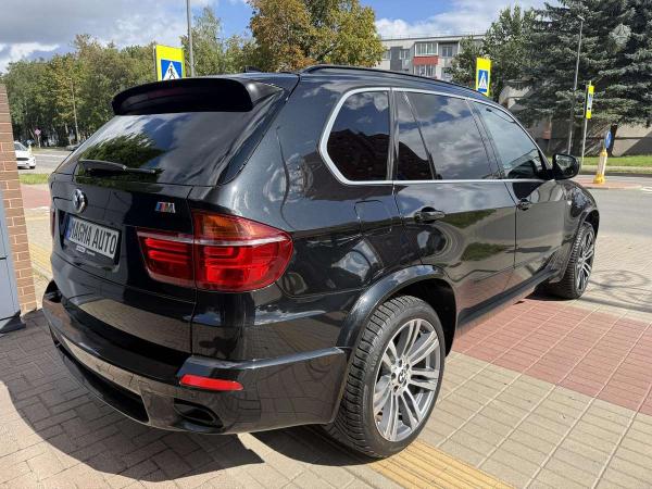 Black BMW X5 2011 in Marijampole, with an engine capacity of 2.99 L and mileage of 267 thousand km for 12750 €, photo 9 on AUTOMOTO.COM.LV