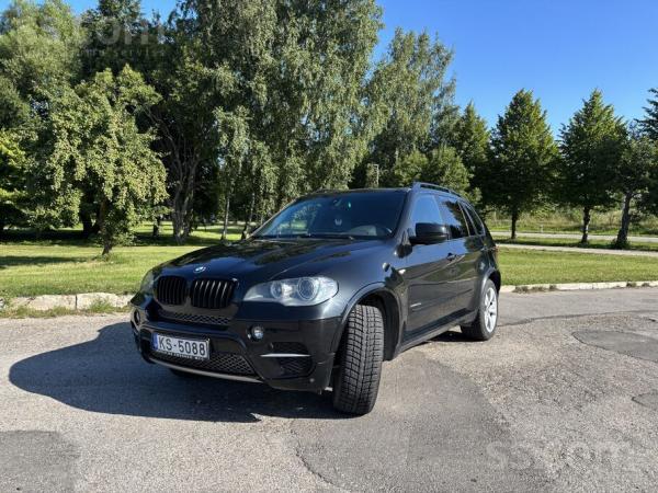 Melns BMW X5 2011 Liepāja, ar dzinēja tilpumu 3.00 L un nobraukumu 311 tūkst. km par 8500 €, foto 1 vietnē AUTOMOTO.COM.LV